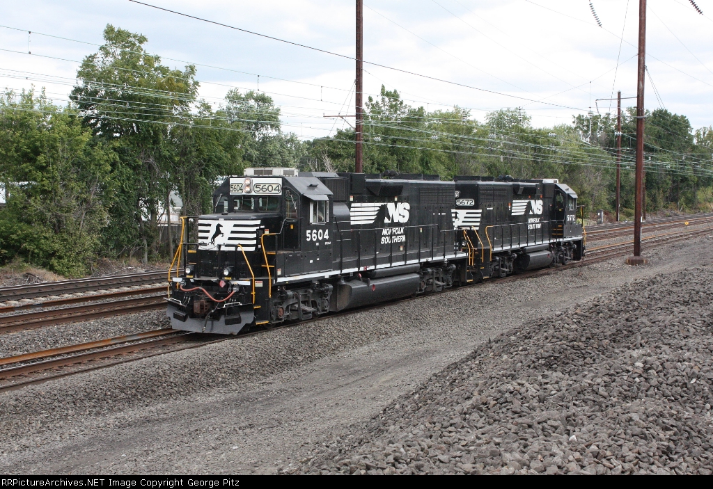NS 5604 and 5672 at Middle River, MD